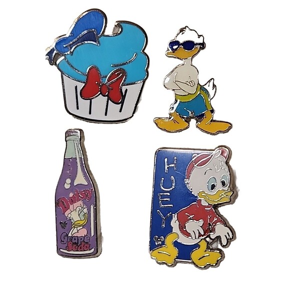 Disney | Jewelry | Disney Collectible Pins J4 Donald Daisy Duck Theme ...
